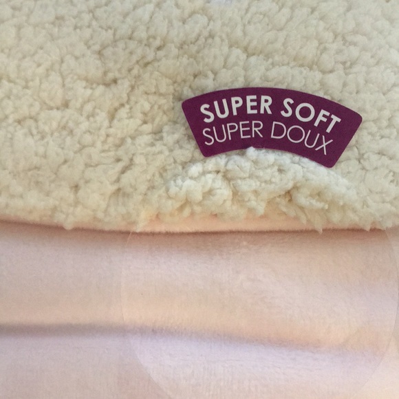 Bedding | Bundle Me Baby Cover Blanket | Poshmark